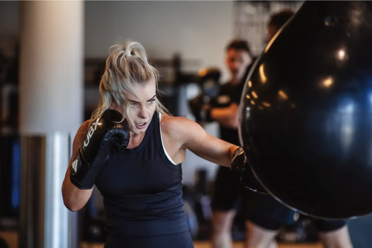 UBX（ユーボックス）｜45分で完結する新しいフィットネスジム「美しく、強く。UBXで自分らしく進化する。」